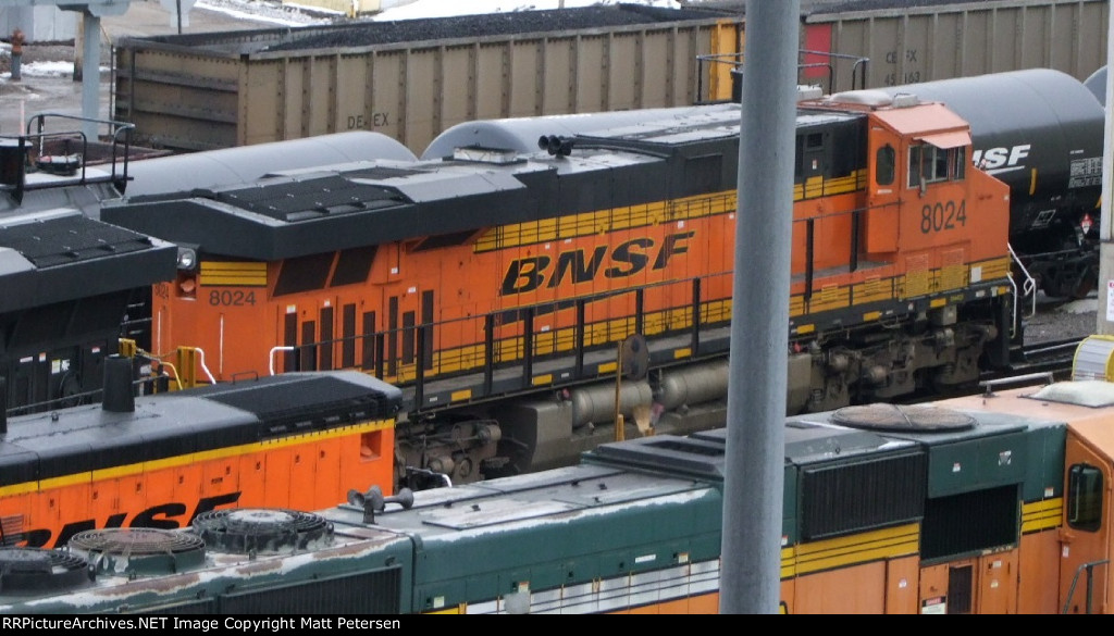 BNSF 8024